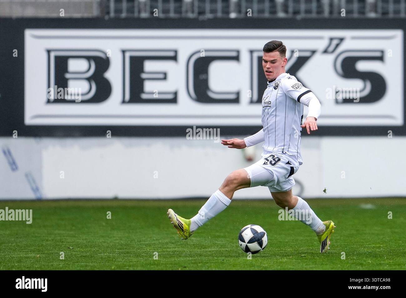 Robert Ramsak (SVS, 29), on the ball, isolated shot, full body, single ...