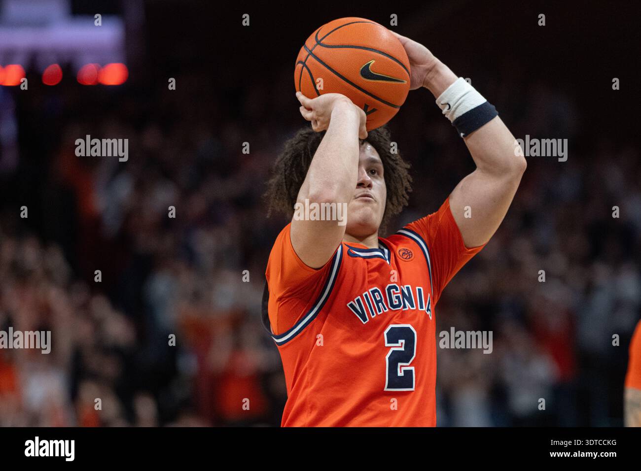 Virginia guard Chance Mallory (2) makes one of three foul shots in the ...