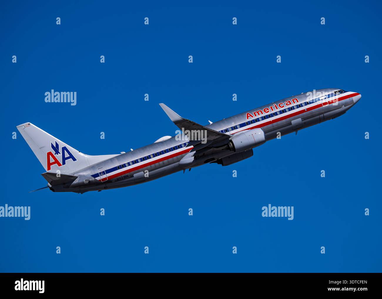sky harbor airport 2-21-2026 Phoenix, AZ USA American Airlines Boeing ...