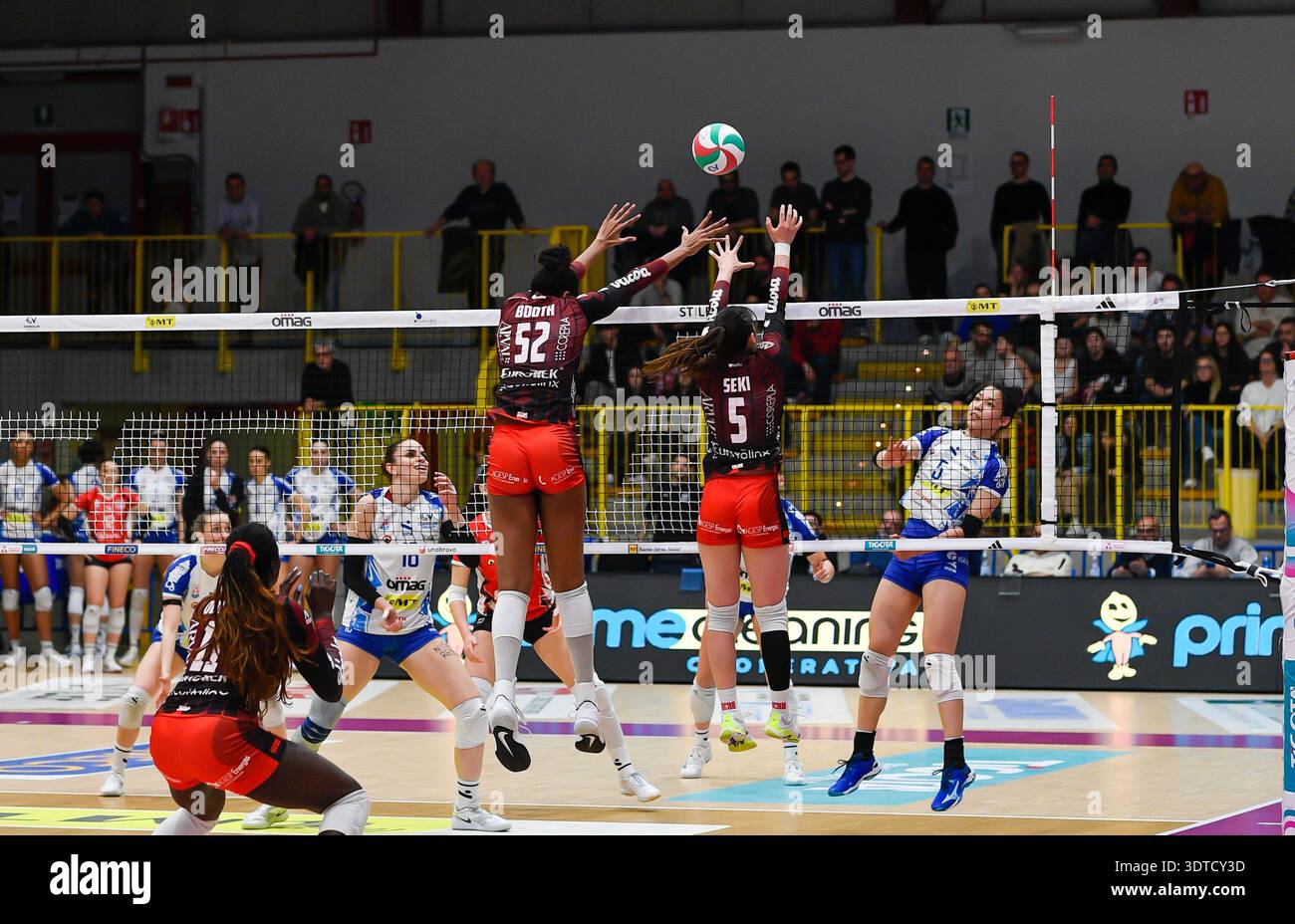 Nanami Seki / Carter Booth ( eurotek laica uyba ) during Omag-Mt San ...