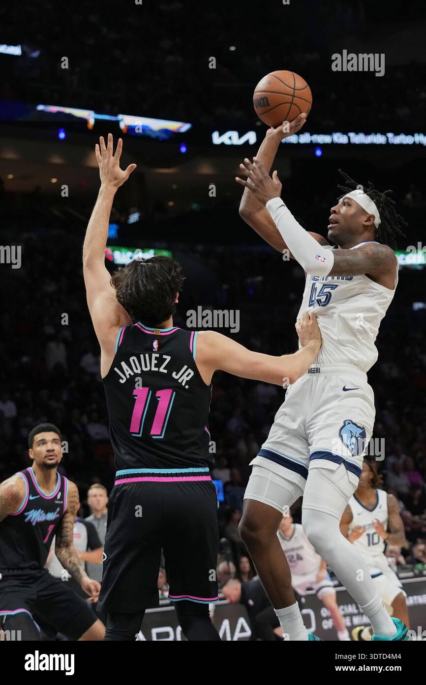 Memphis Grizzlies forward GG Jackson (45) goes to the basket as Miami ...
