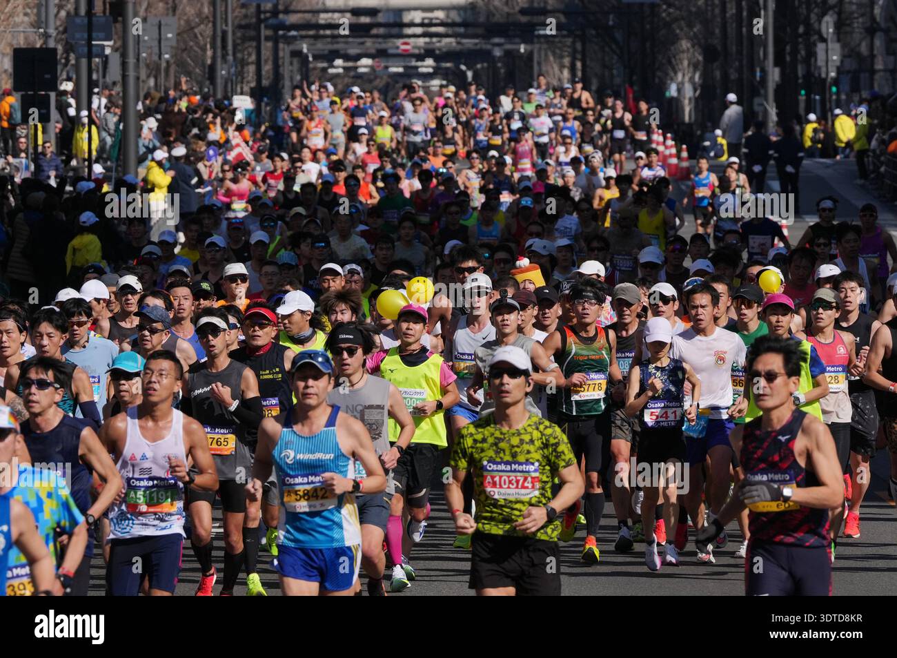 Lots of runners participate in Osaka Marathon in Osaka City, Osaka ...
