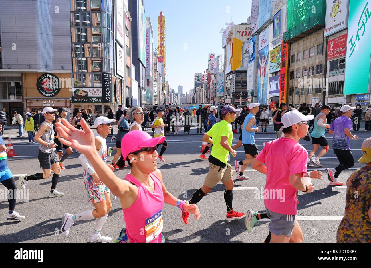 Lots of runners participate in Osaka Marathon in Osaka City, Osaka ...
