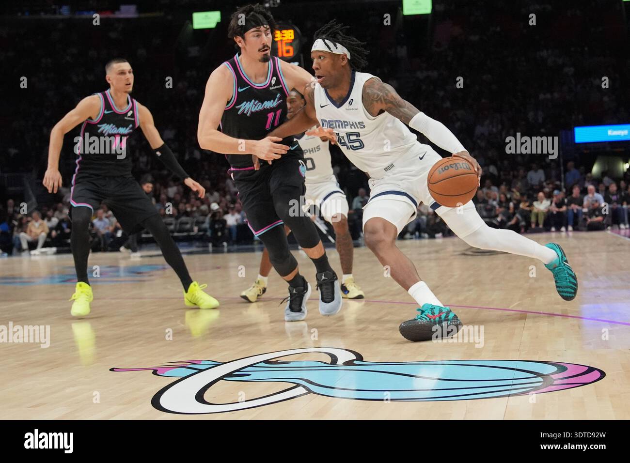 Memphis Grizzlies forward GG Jackson (45) drives to the basket ad Miami ...