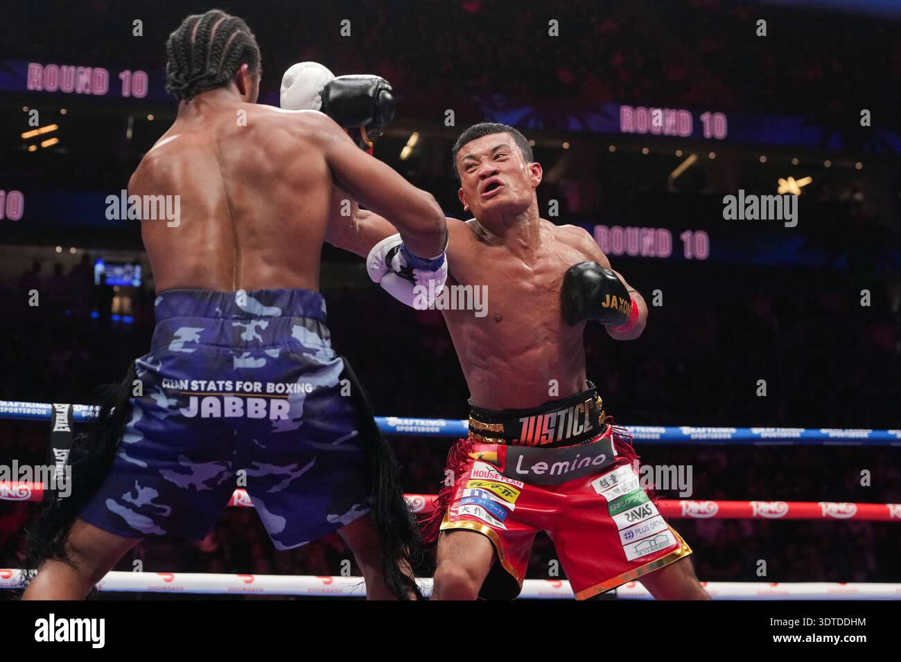 Andy Hiraoka, right, fights Gary Antuanne Russell in a WBA super ...