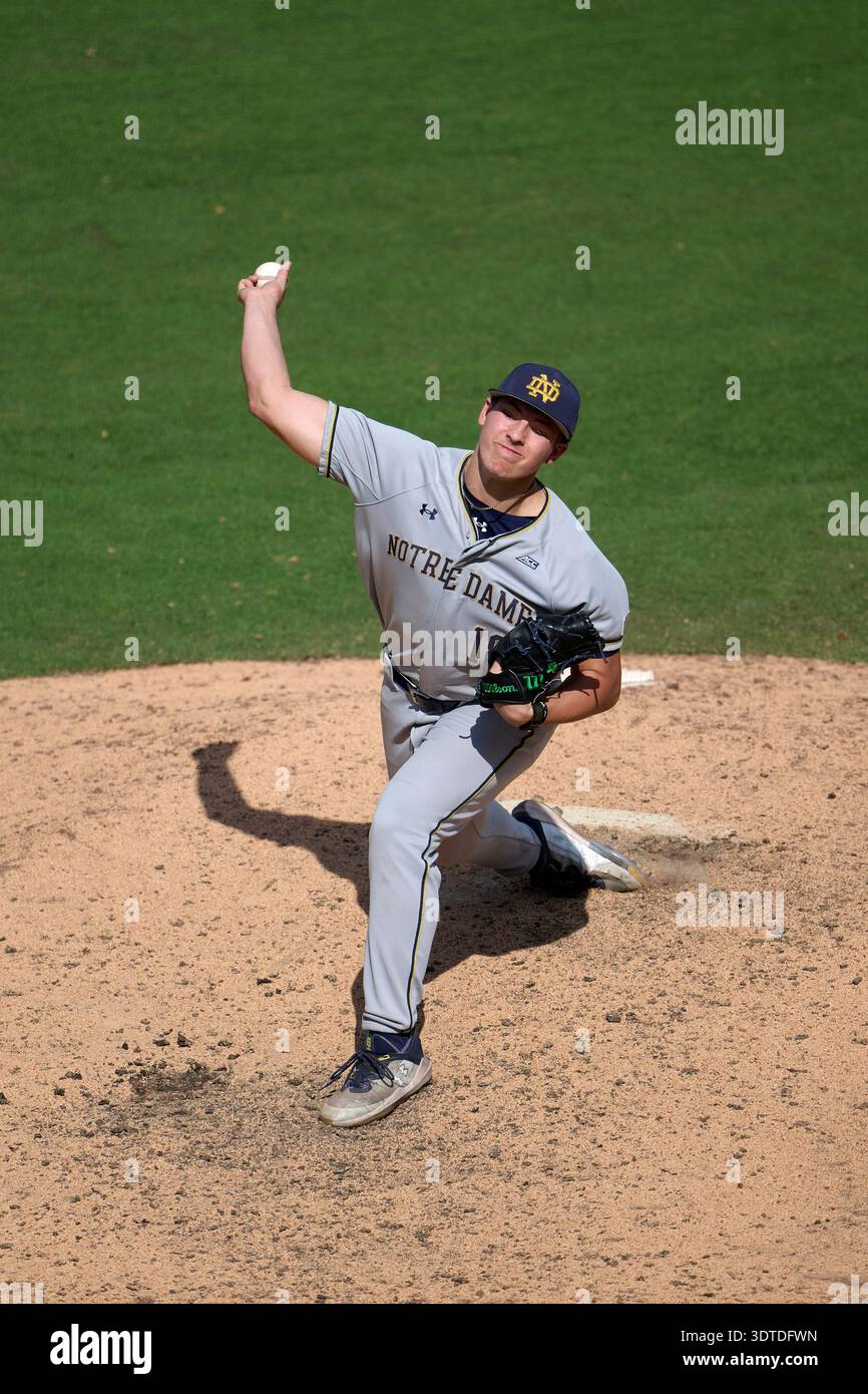 Notre Dame Fighting Irish pitcher Aiden Zerr (18) delivers a pitch ...