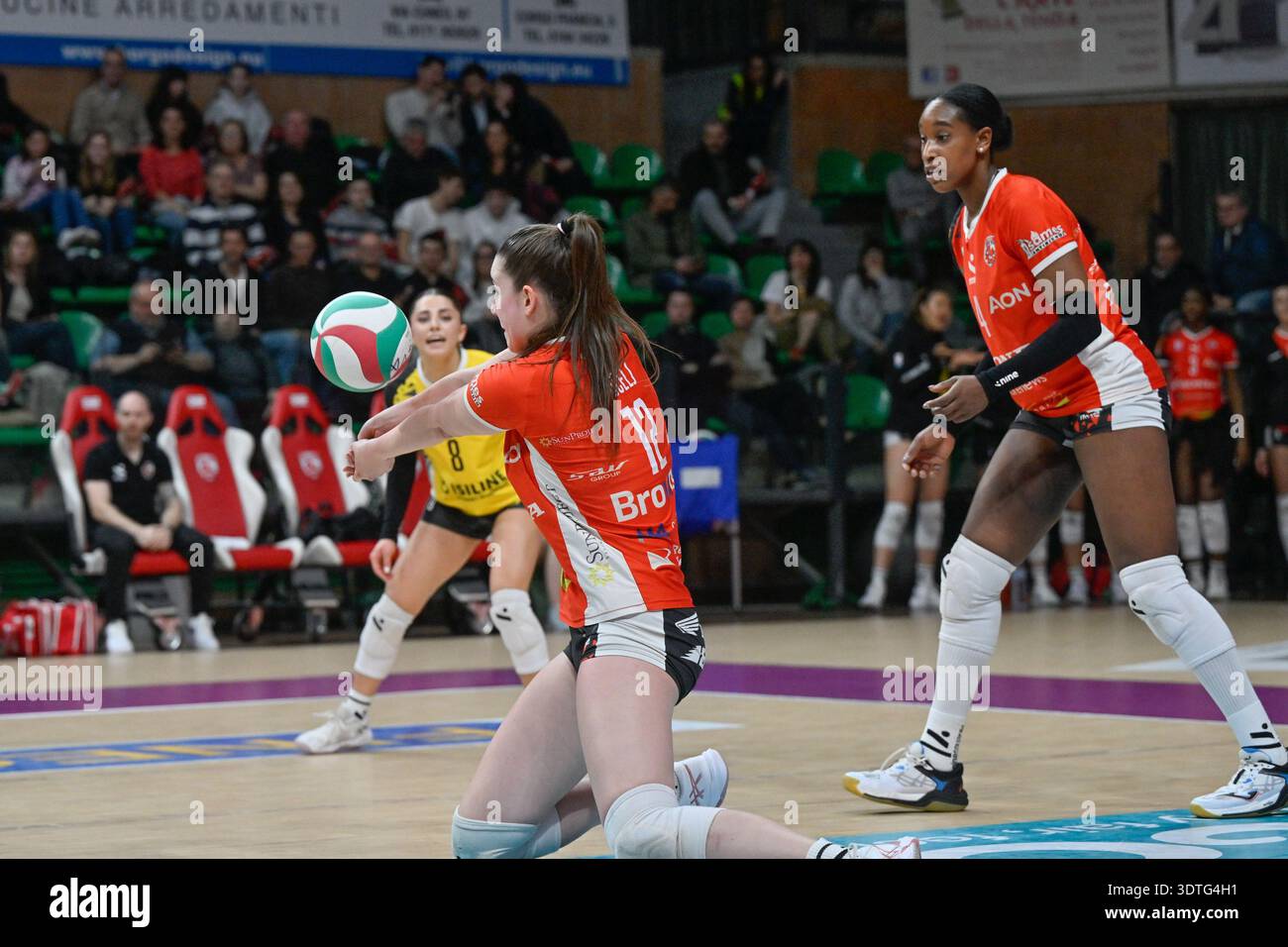 Masa Pucelj (Honda Cuneo Granda Volley) - Jessica Rivero (Honda Cuneo ...
