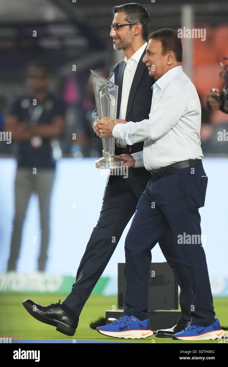 Former India international Sunil Gavaskar, right, and Google CEO Sundar ...