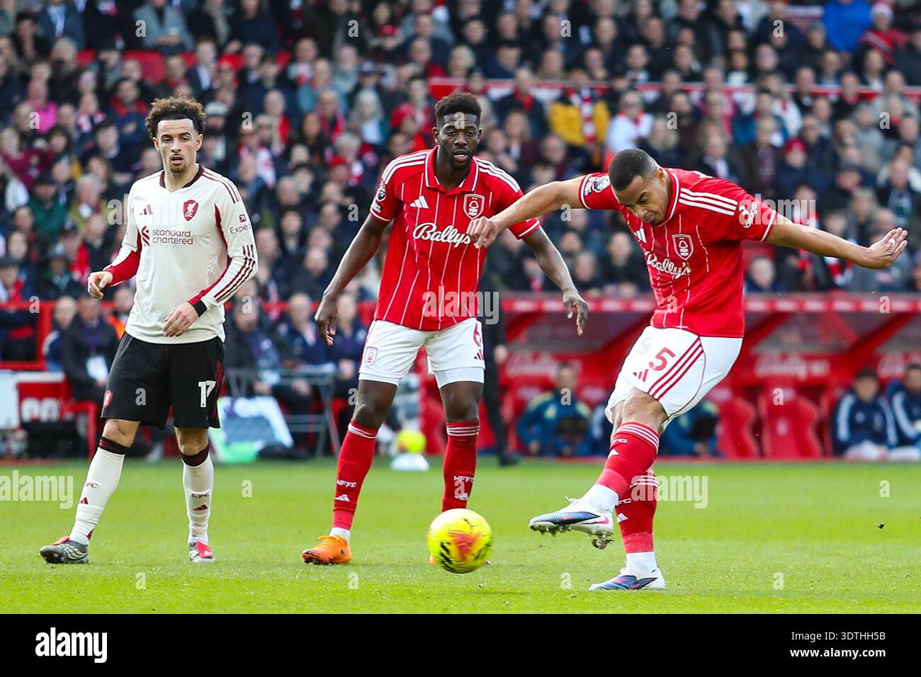Murillo Of Nottingham Forest shoots at goal during the Nottingham ...