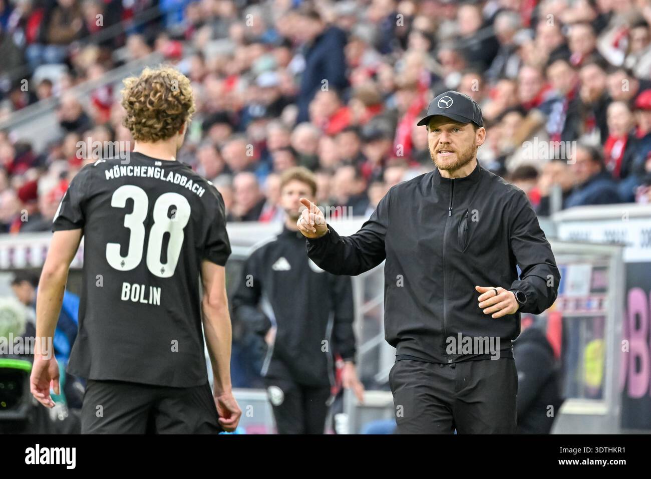 Hugo Bolin (Borussia Borussia Monchengladbach, #38) in conversation ...