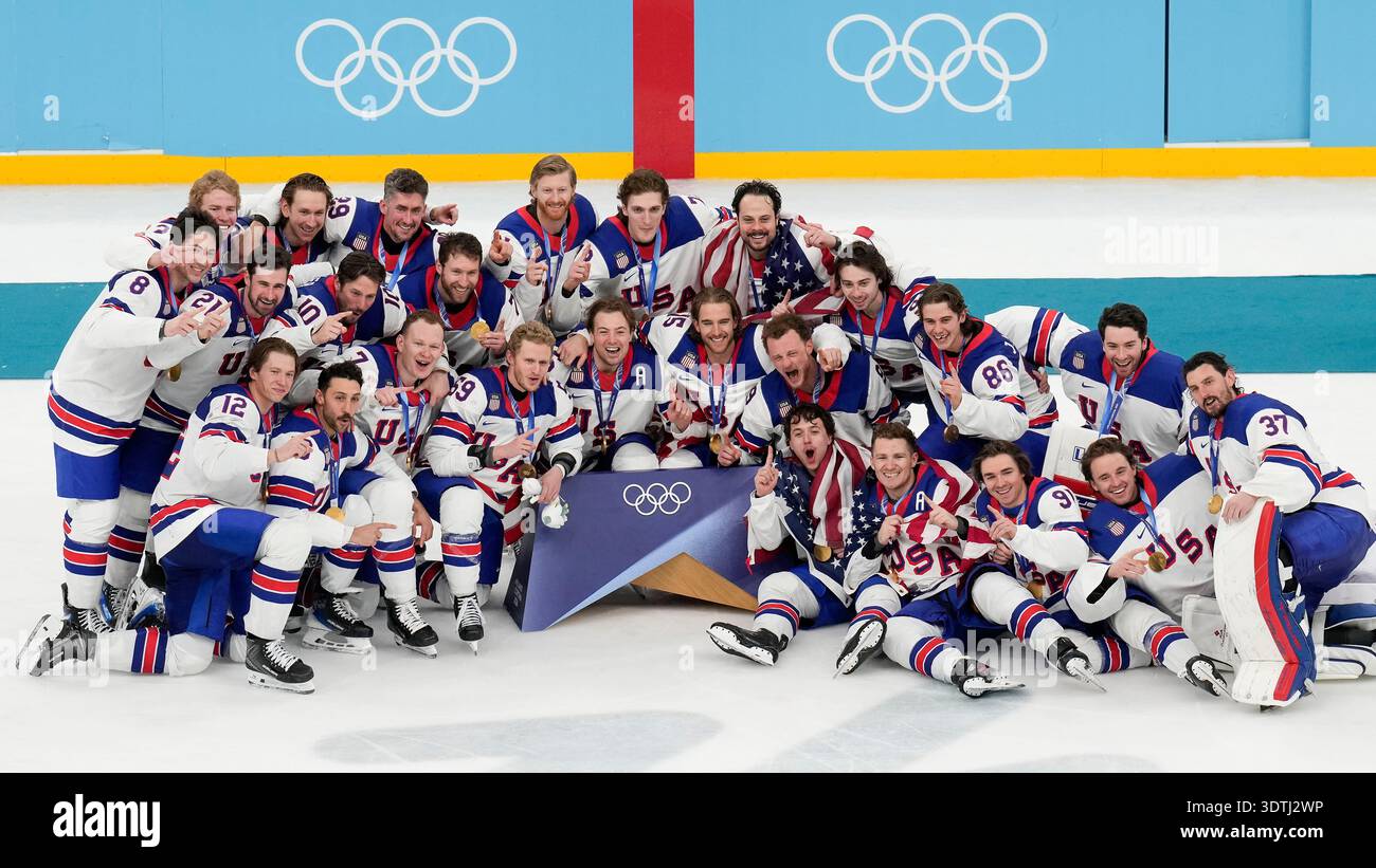 Team USA poses for a group photo after defeating Canada in the men's ...