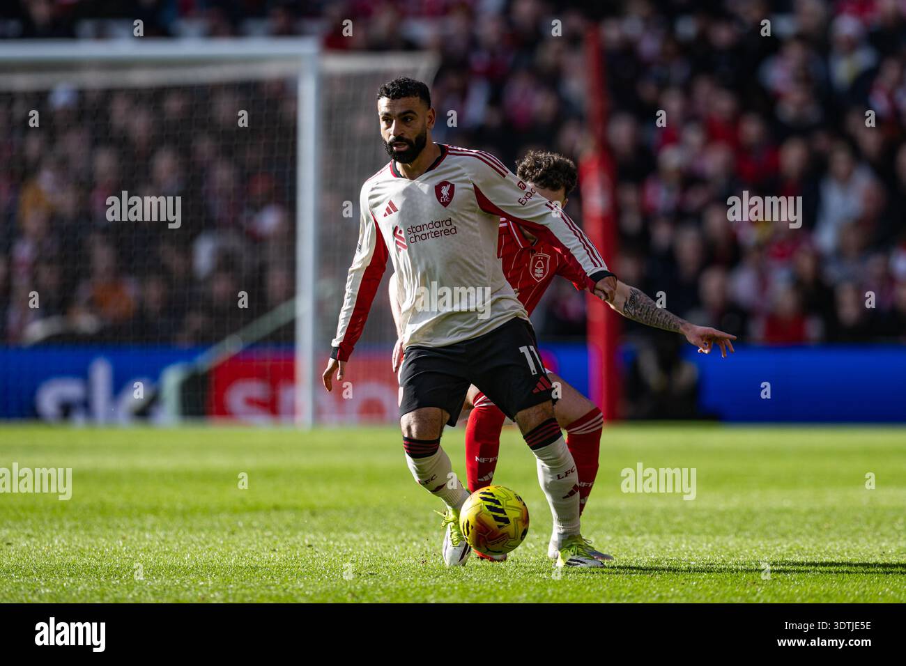 The City Ground, Nottingham, UK. 22nd Feb, 2026. Premier League ...