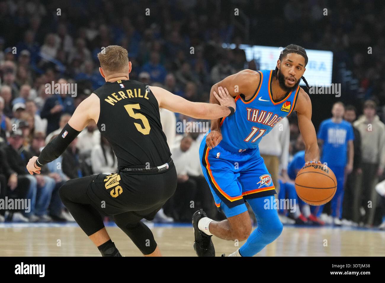 Oklahoma City Thunder guard Isaiah Joe (11) pushes past Cleveland ...