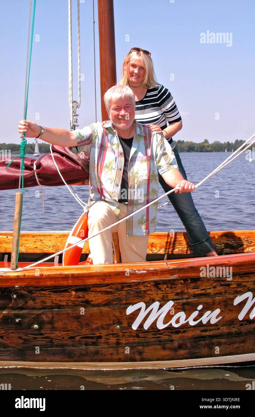 ARCHIV: Peter Petrel Sänger Peter Petrel mit seiner Lebensgefährtin ...