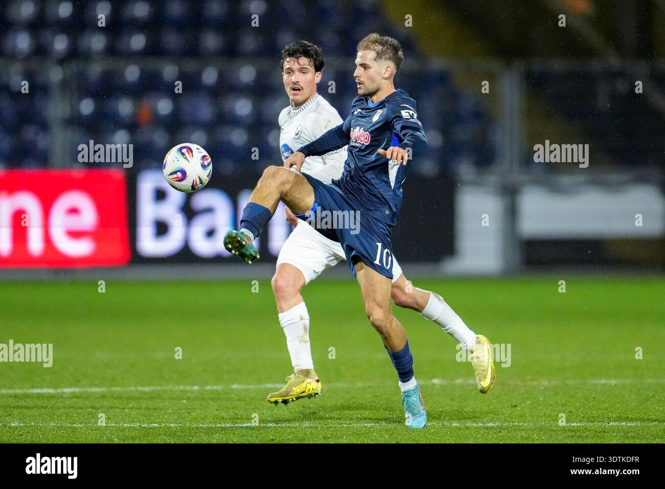 from left: Luka Djuric (Duric, TSG II, 10) on the ball, Leonhard Münst ...