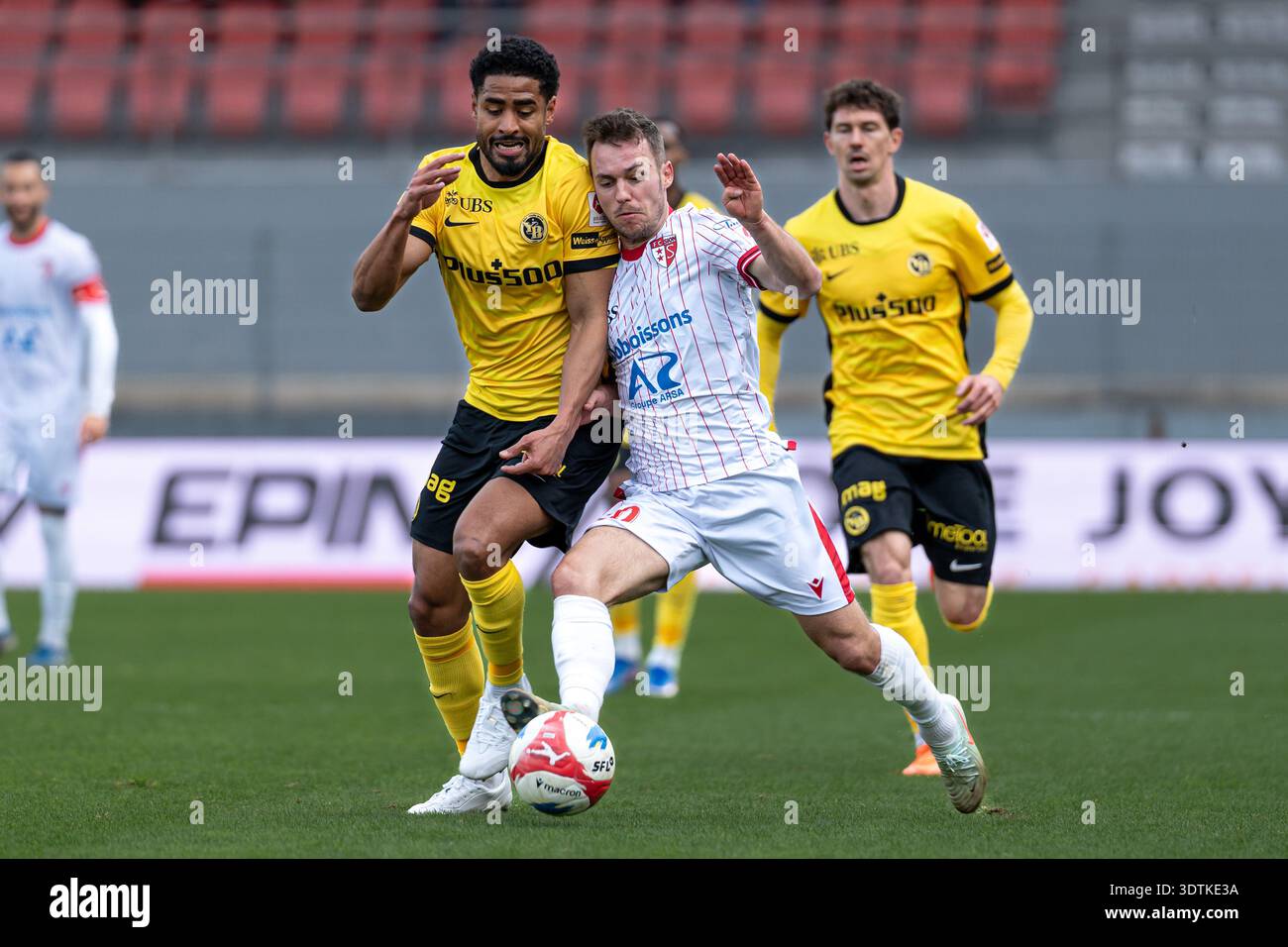 Duel between Nias Hefti (20 Sion) and Saidy Janko (17 YB) during the ...