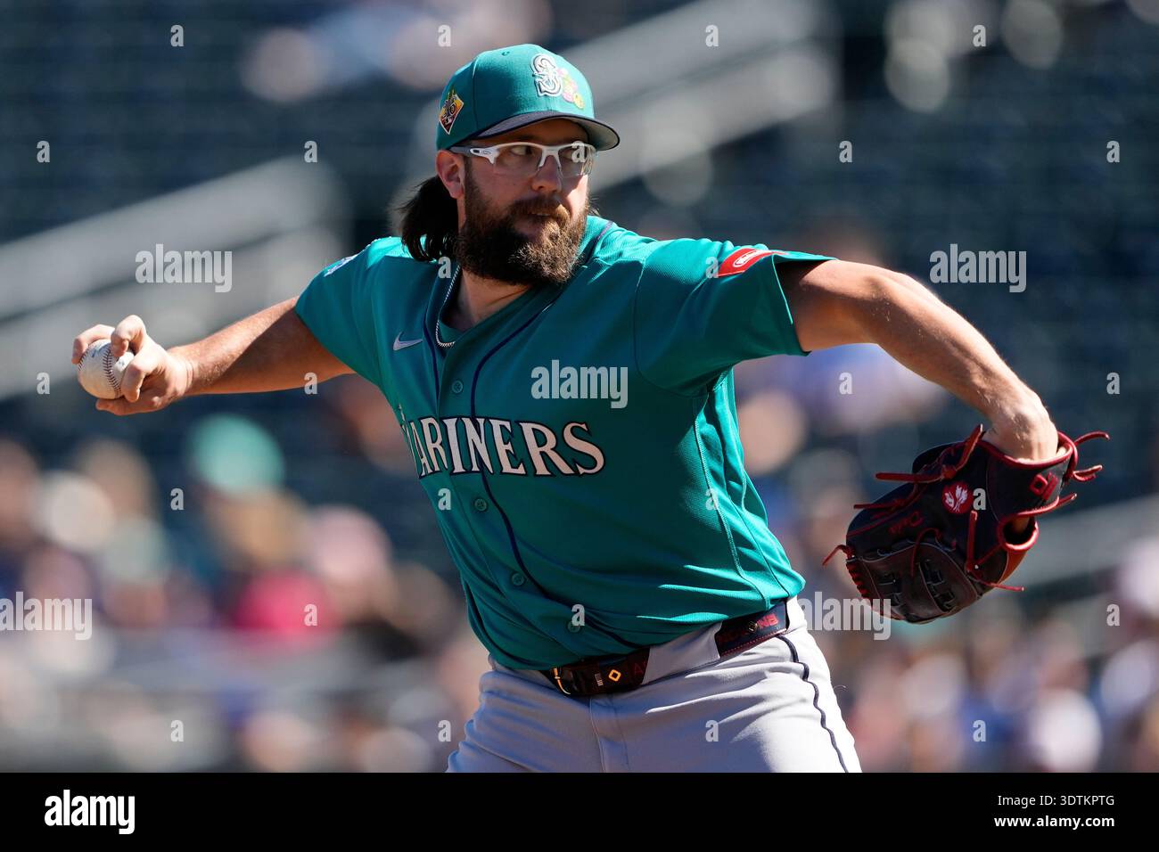 Seattle Mariners pitcher Randy Dobnak throws against the Cincinnati ...