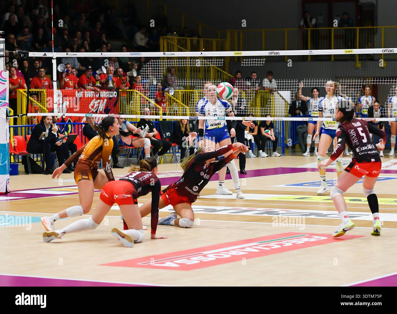 Valentina Battista (eurotek laica uyba ) during Omag-Mt San Giovanni In ...