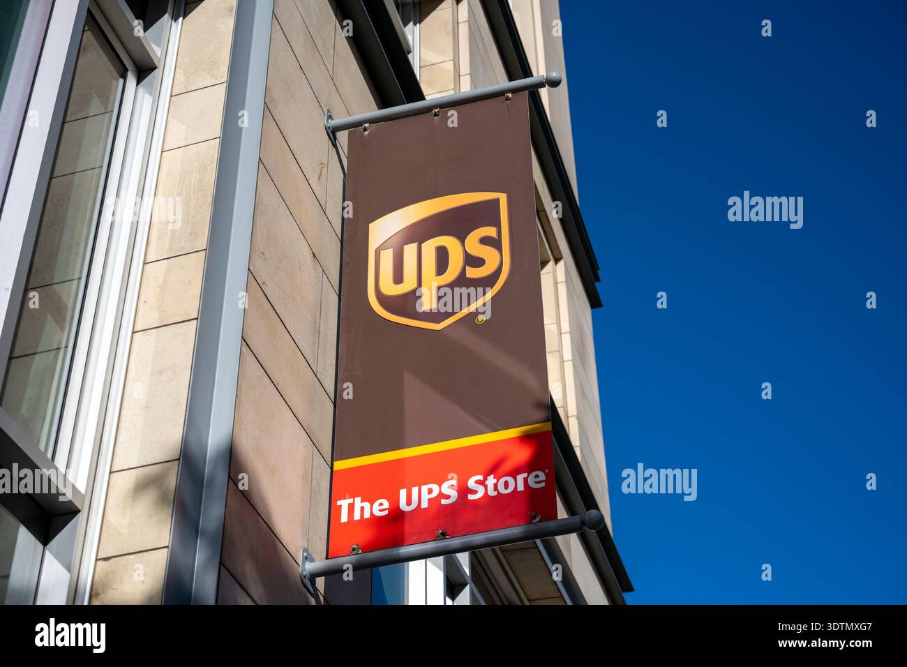 Signage on facade with logo for UPS Store, San Francisco, California ...