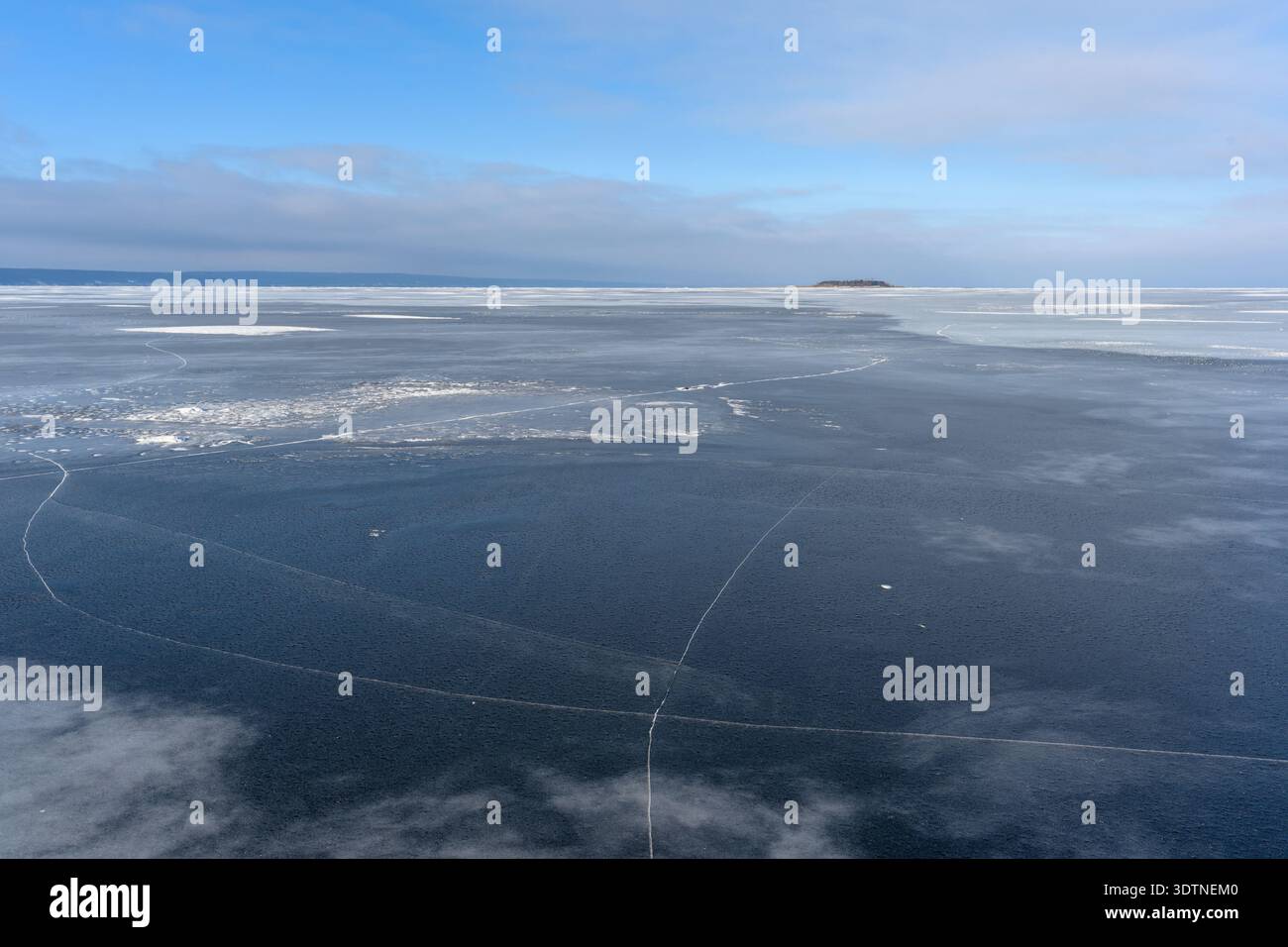 Frozen volga river smooth hi-res stock photography and images - Alamy
