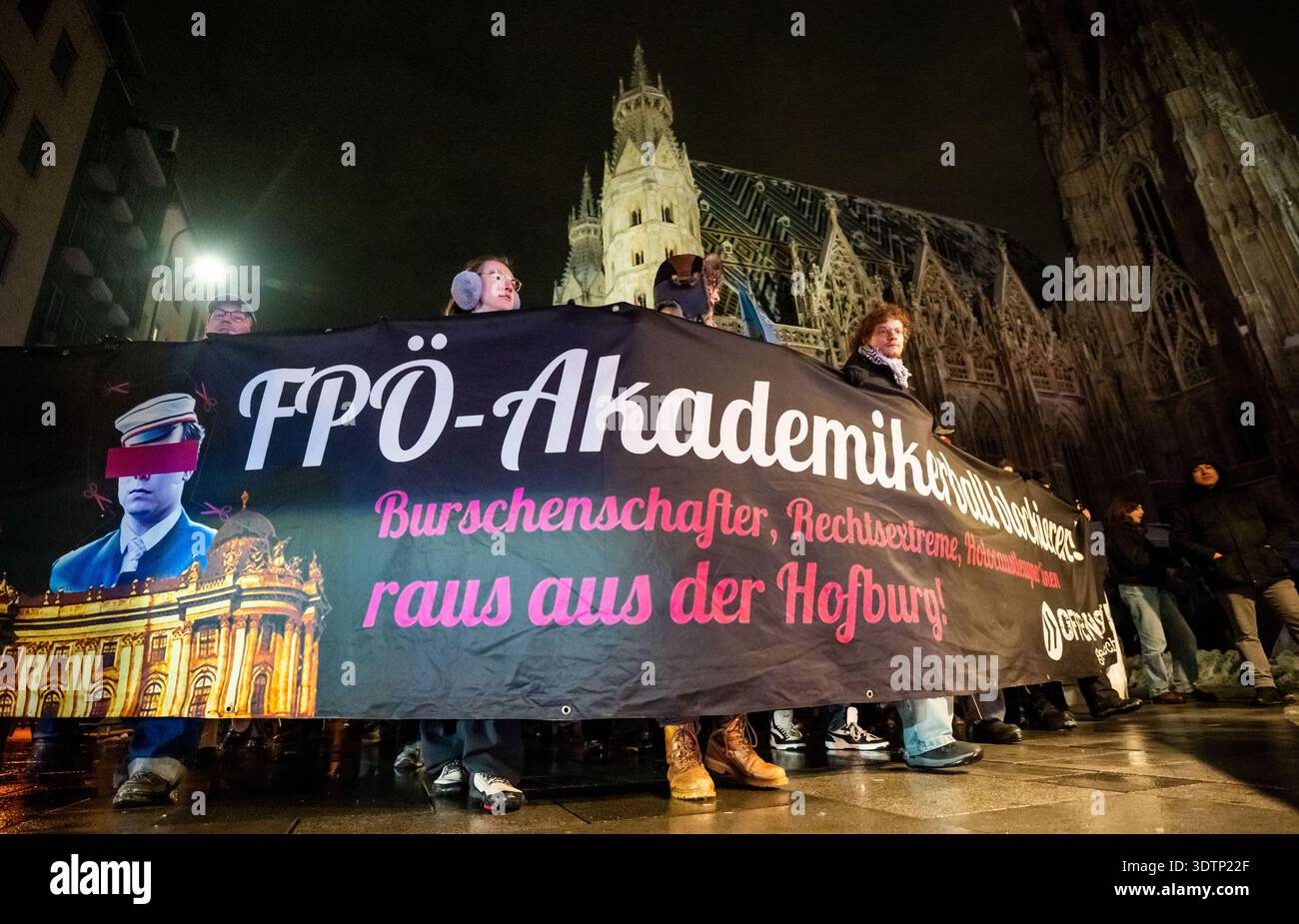 A demonstration by the "Offensive against the Right - Take to the ...