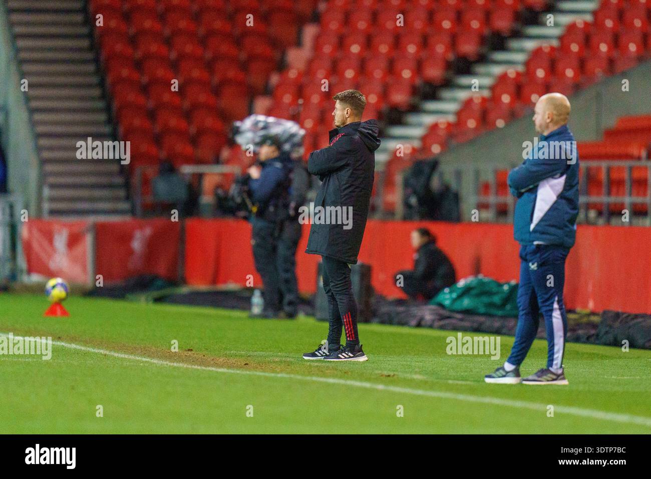 St Helens, UK, 22nd Feb 2026: Liverpool manager Gareth Taylor (centre ...