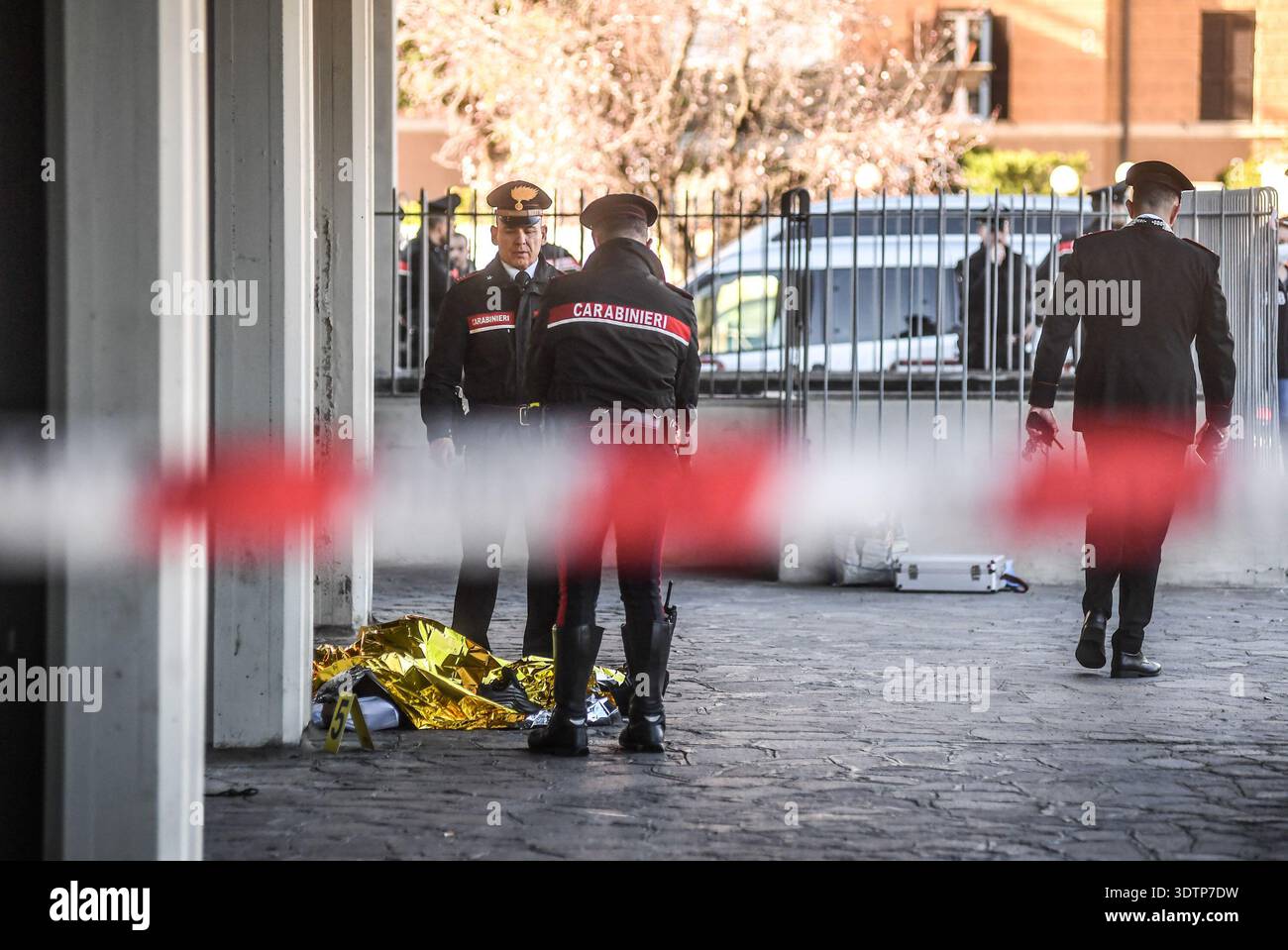 **NO WEB OR NEWSPAPERS ONLY FOR ITALY** Rome, Murder in Piazza San ...