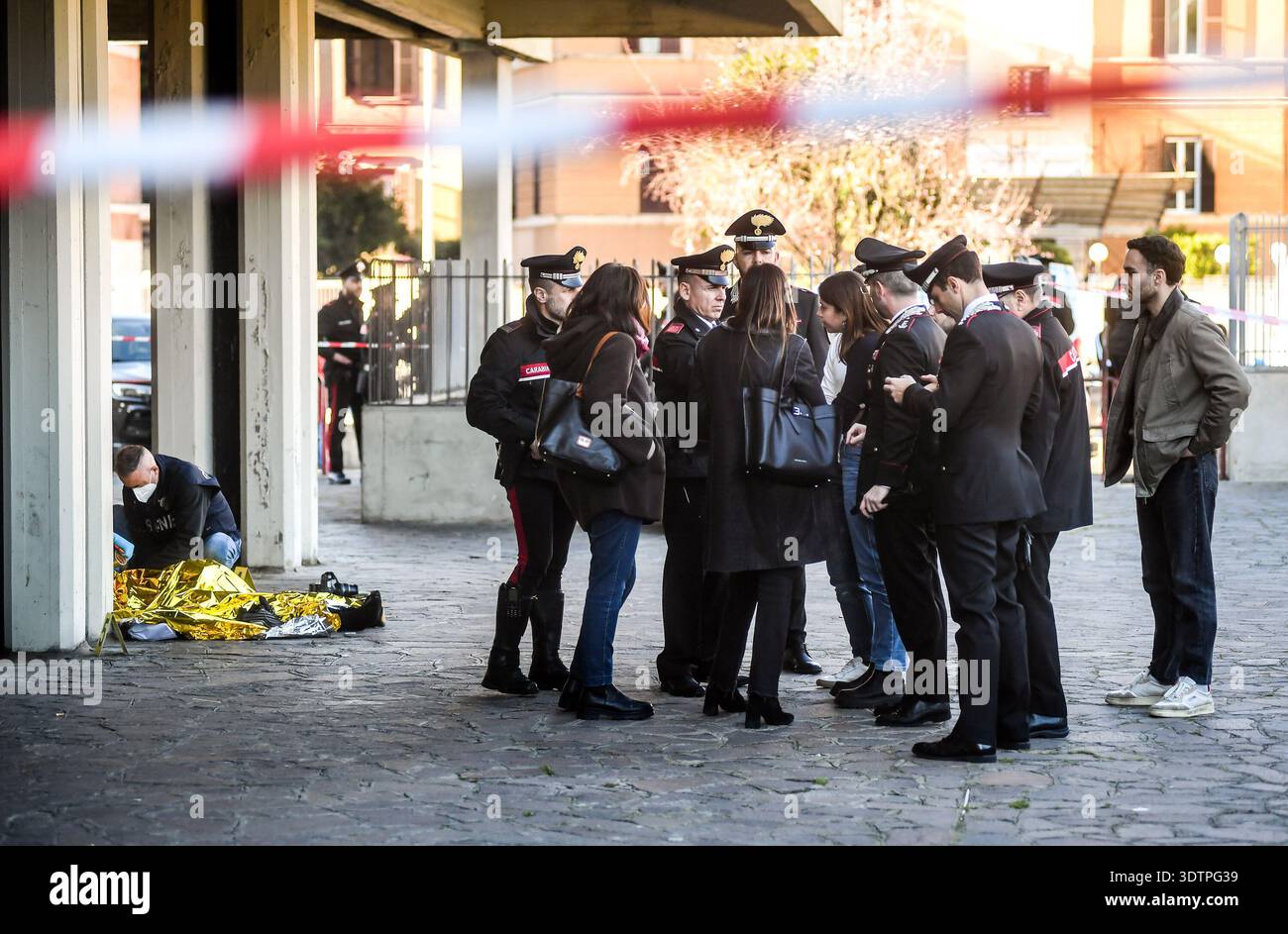 **NO WEB OR NEWSPAPERS ONLY FOR ITALY** Rome, Murder in Piazza San ...