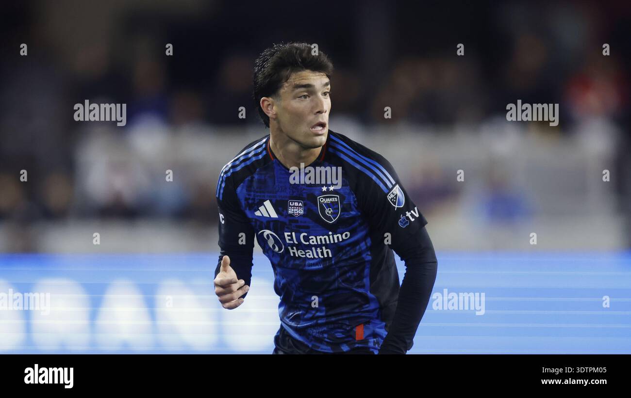 San Jose Earthquakes midfielder Niko Tsakiris (10) competes in the ...