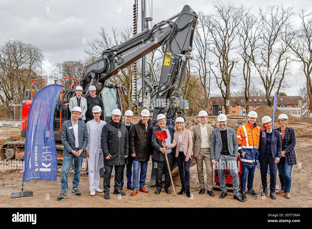 Symbolischer Spatenstich mit dem Niedersächsischen Gesundheitsminister ...