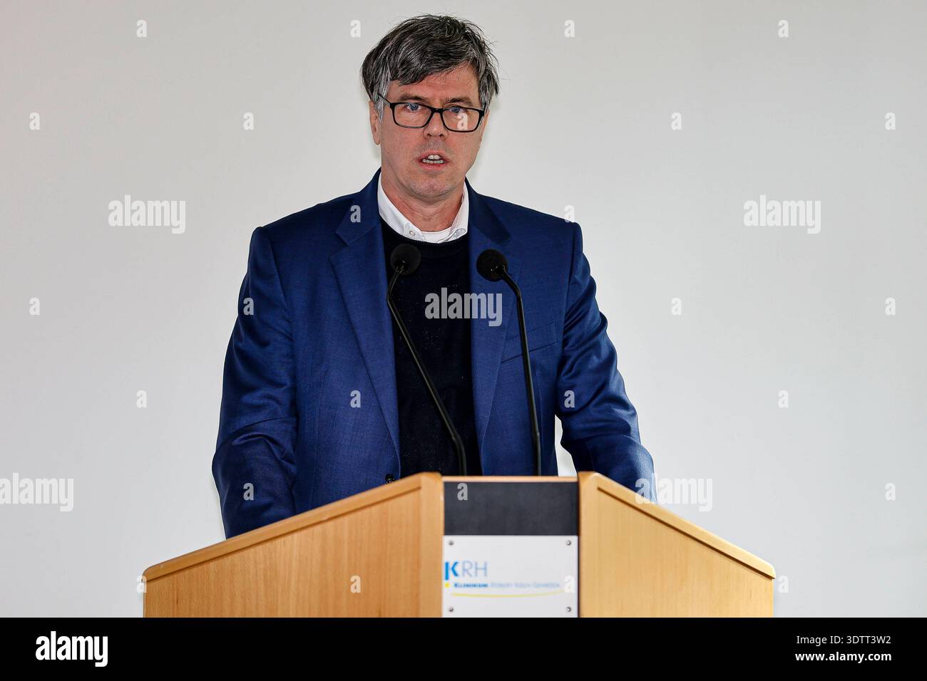 Symbolischer Spatenstich mit dem Niedersächsischen Gesundheitsminister ...