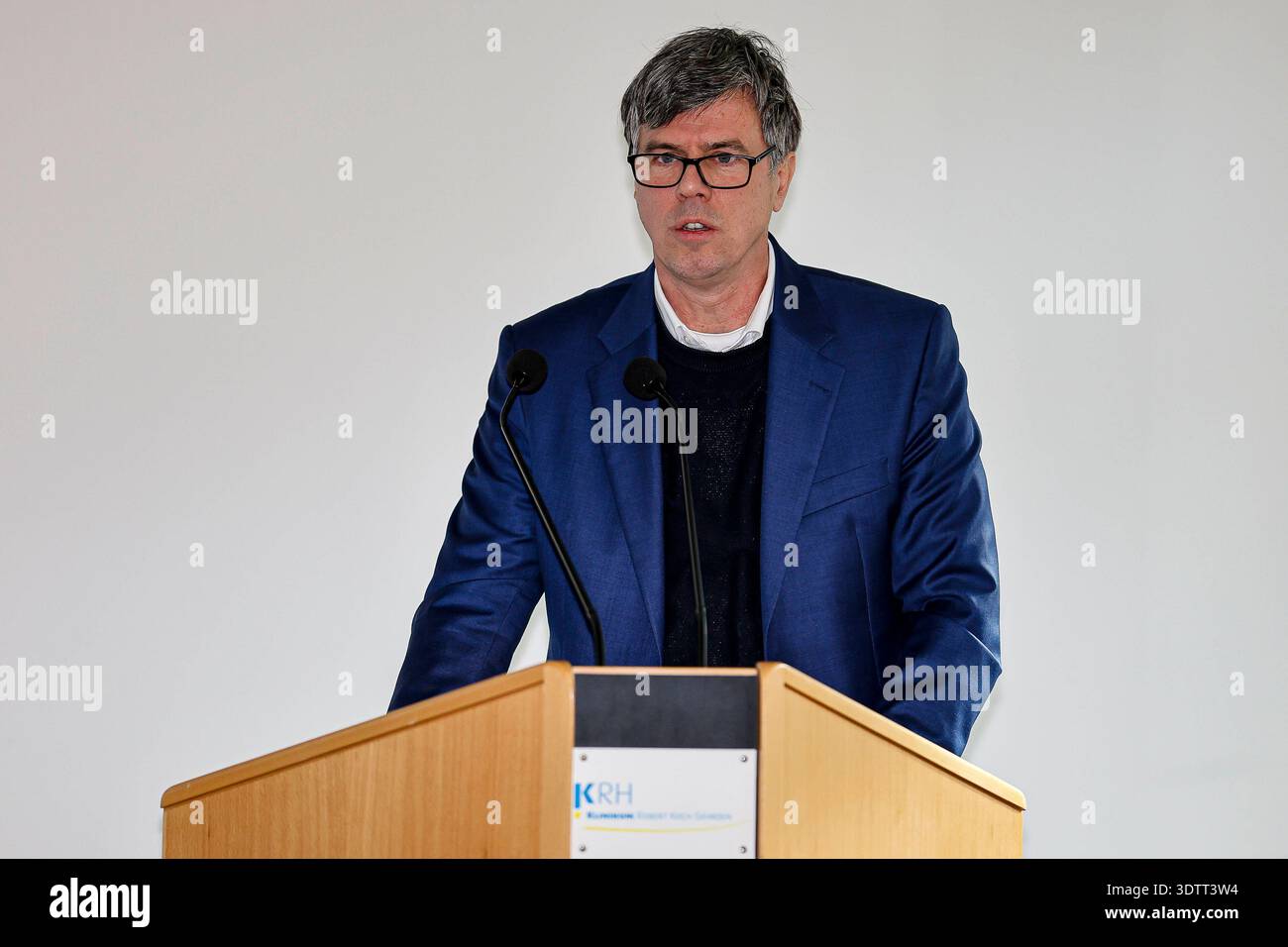 Symbolischer Spatenstich mit dem Niedersächsischen Gesundheitsminister ...