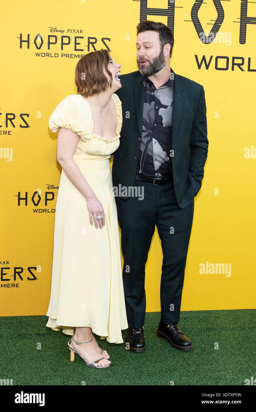 Vanessa Bayer and Taran Killam attend the arrivals of the World ...