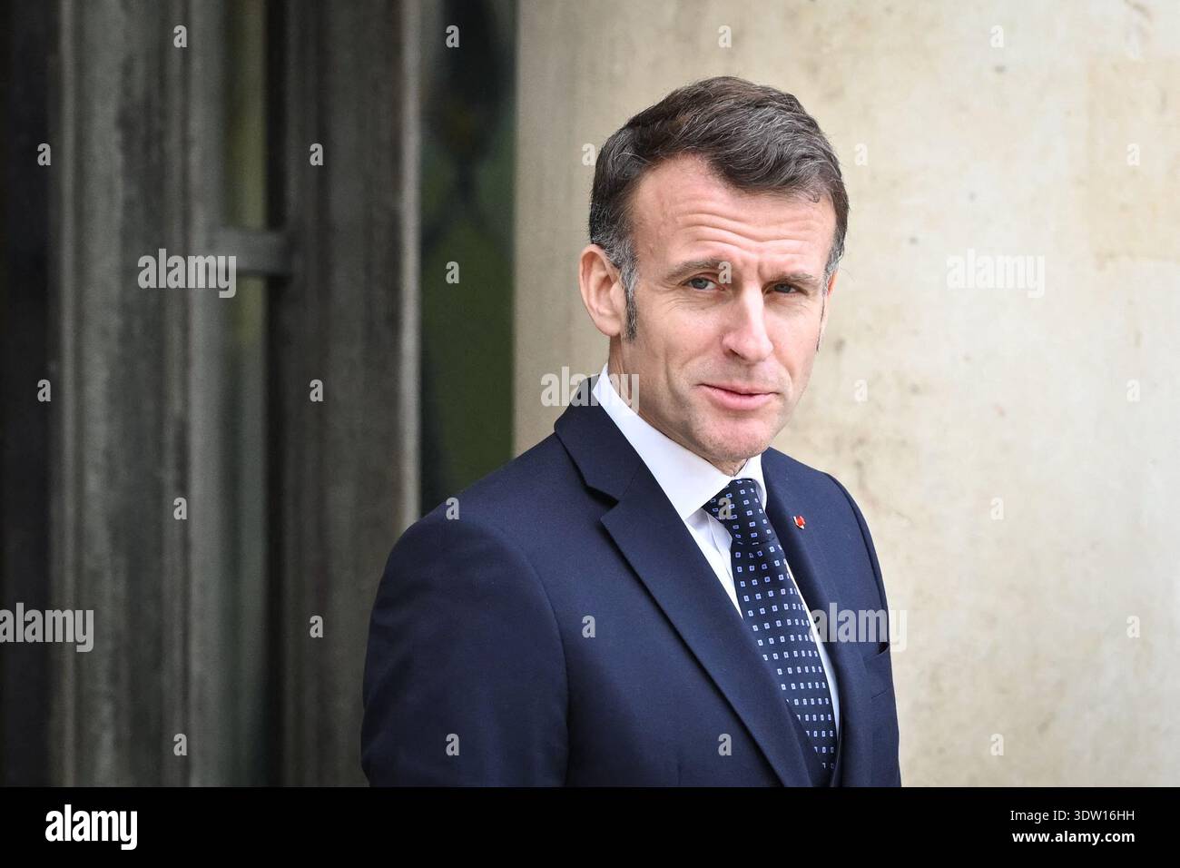 French President Emmanuel Macron arrives to welcome President of ...