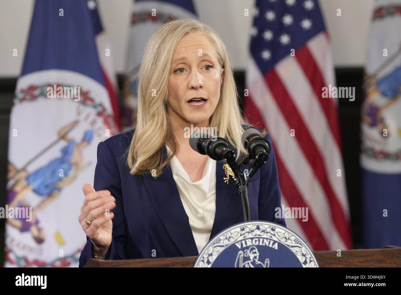 Virginia Gov. Abigail Spanberger delivers the Democratic response to ...