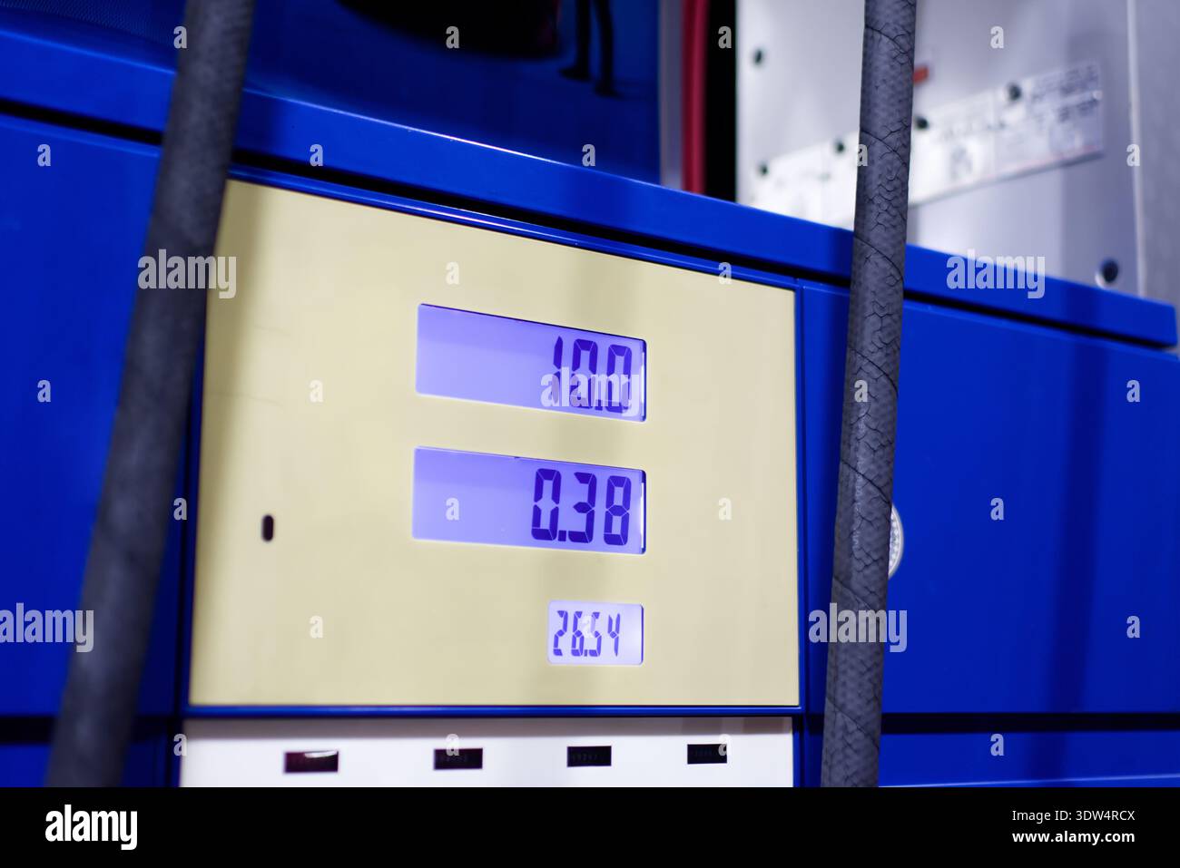 Liters measurement display hi-res stock photography and images - Alamy