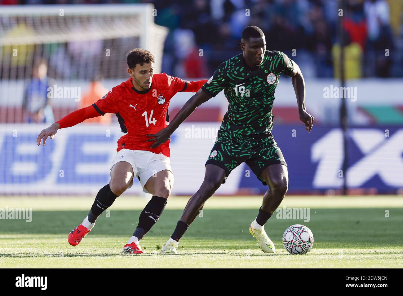CASABLANCA - (l-r) Hamdi Fathi of Egypt, Paul Onuachu of Nigeria during ...