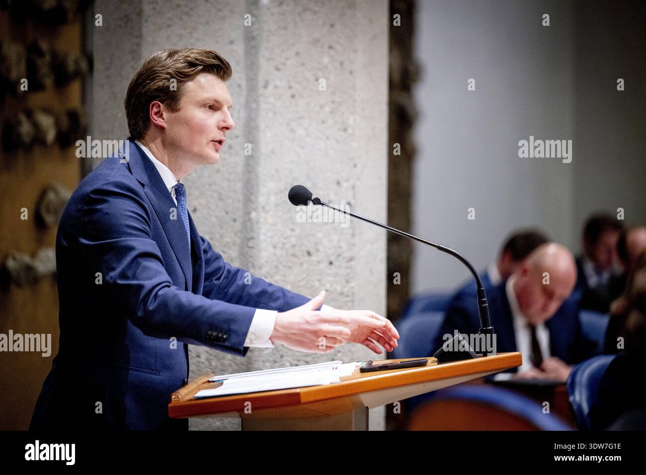 THE HAGUE - Ruben Brekelmans (VVD) Prime Minister Rob Jetten in box k ...