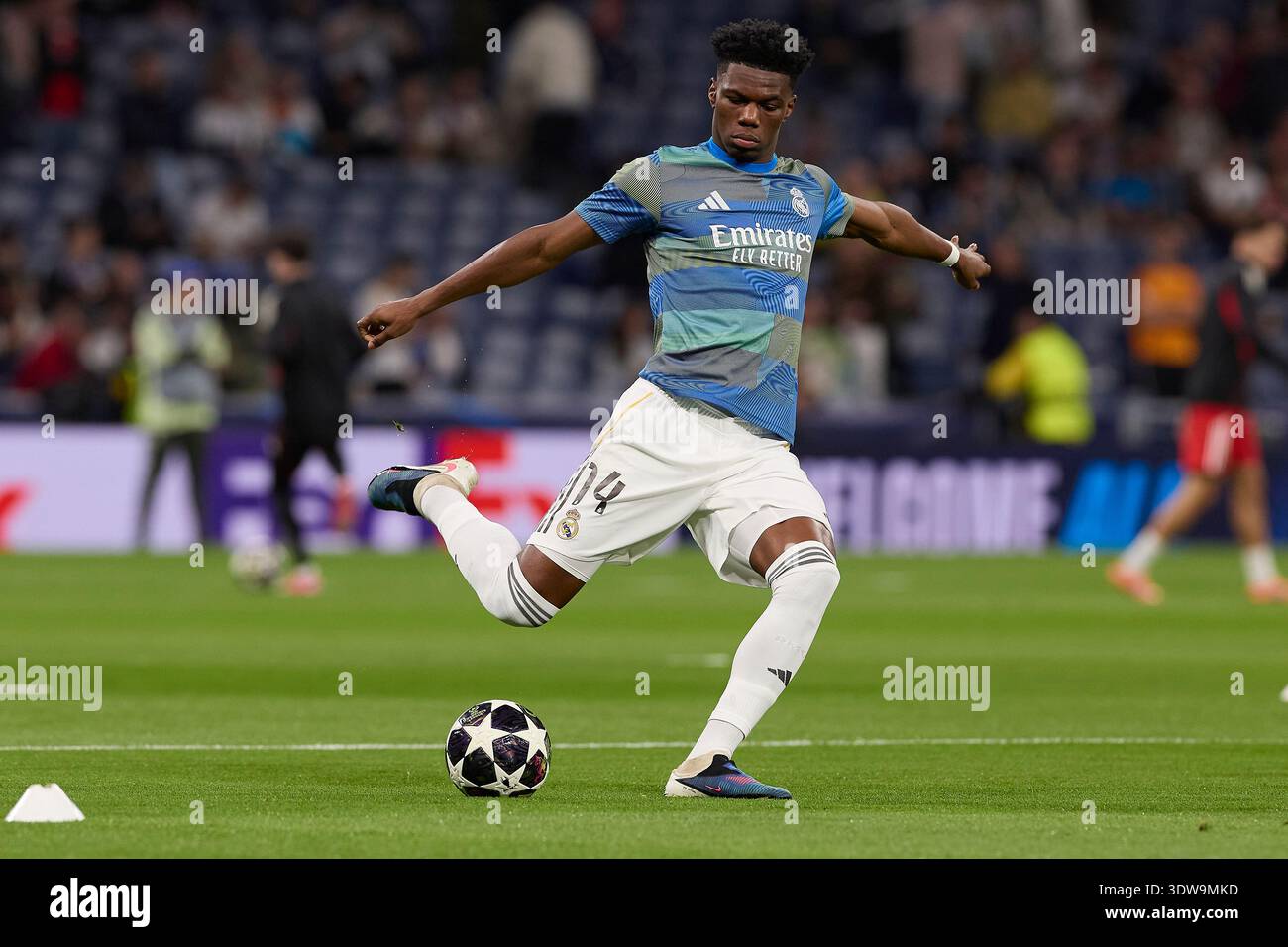 Aurelien Tchouameni of Real Madrid CF warms up prior to the UEFA ...