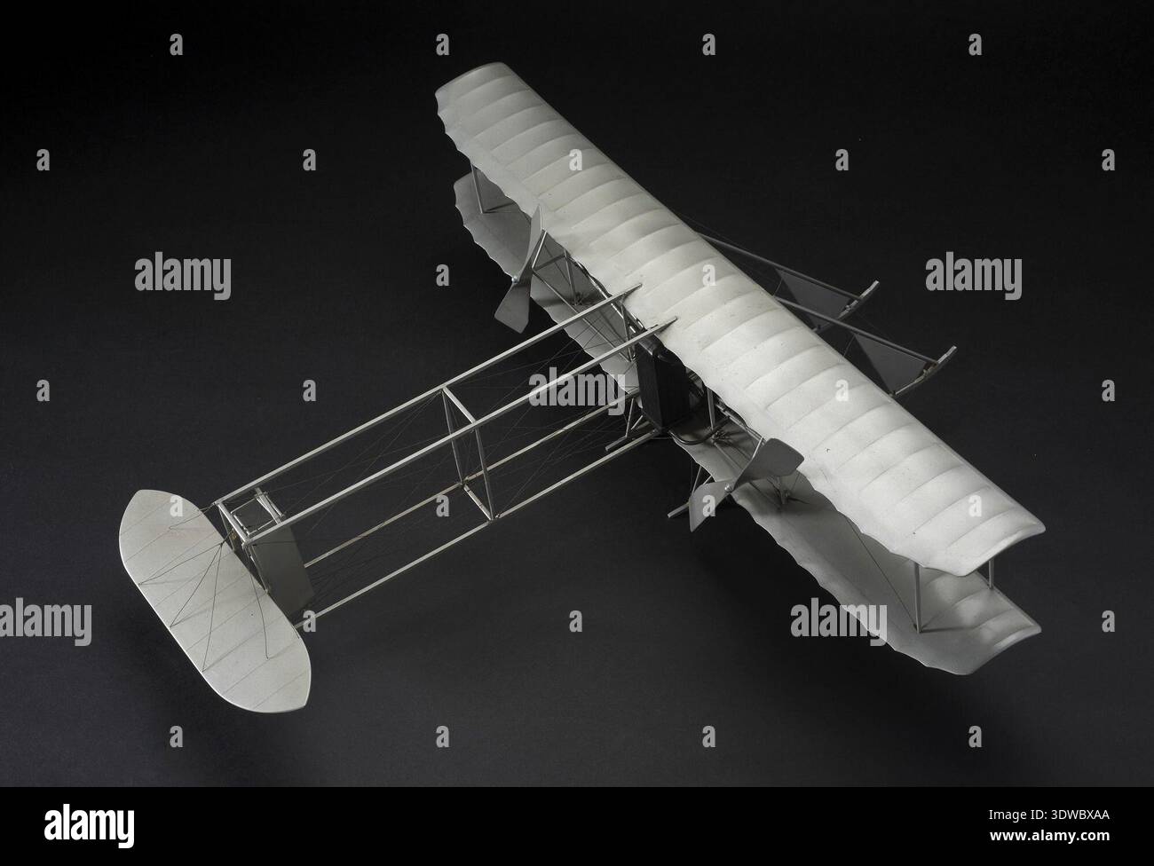 16 scale static aviation construction hi-res stock photography and ...