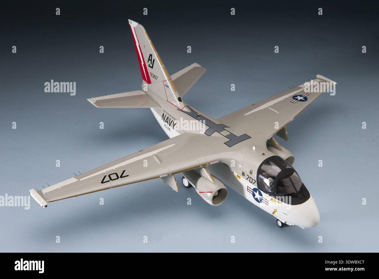 1 to 48 naval aircraft kit hi-res stock photography and images - Alamy