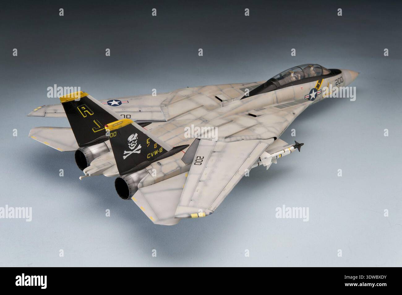 1 to 48 naval aircraft kit hi-res stock photography and images - Alamy