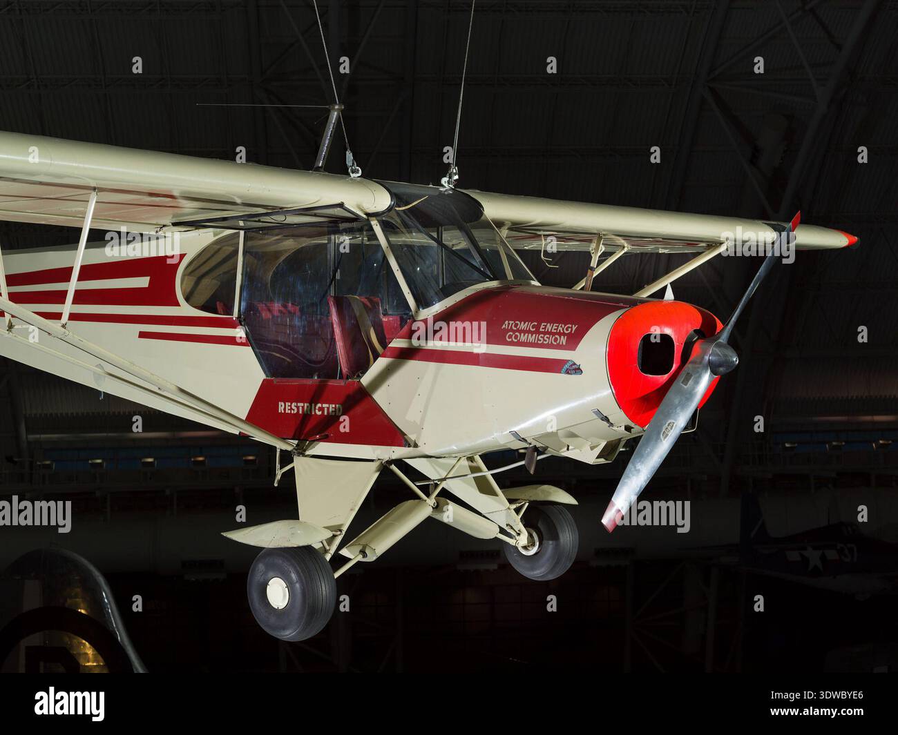 Piper PA-18 Super Cub (introduced 1946) was an American general ...