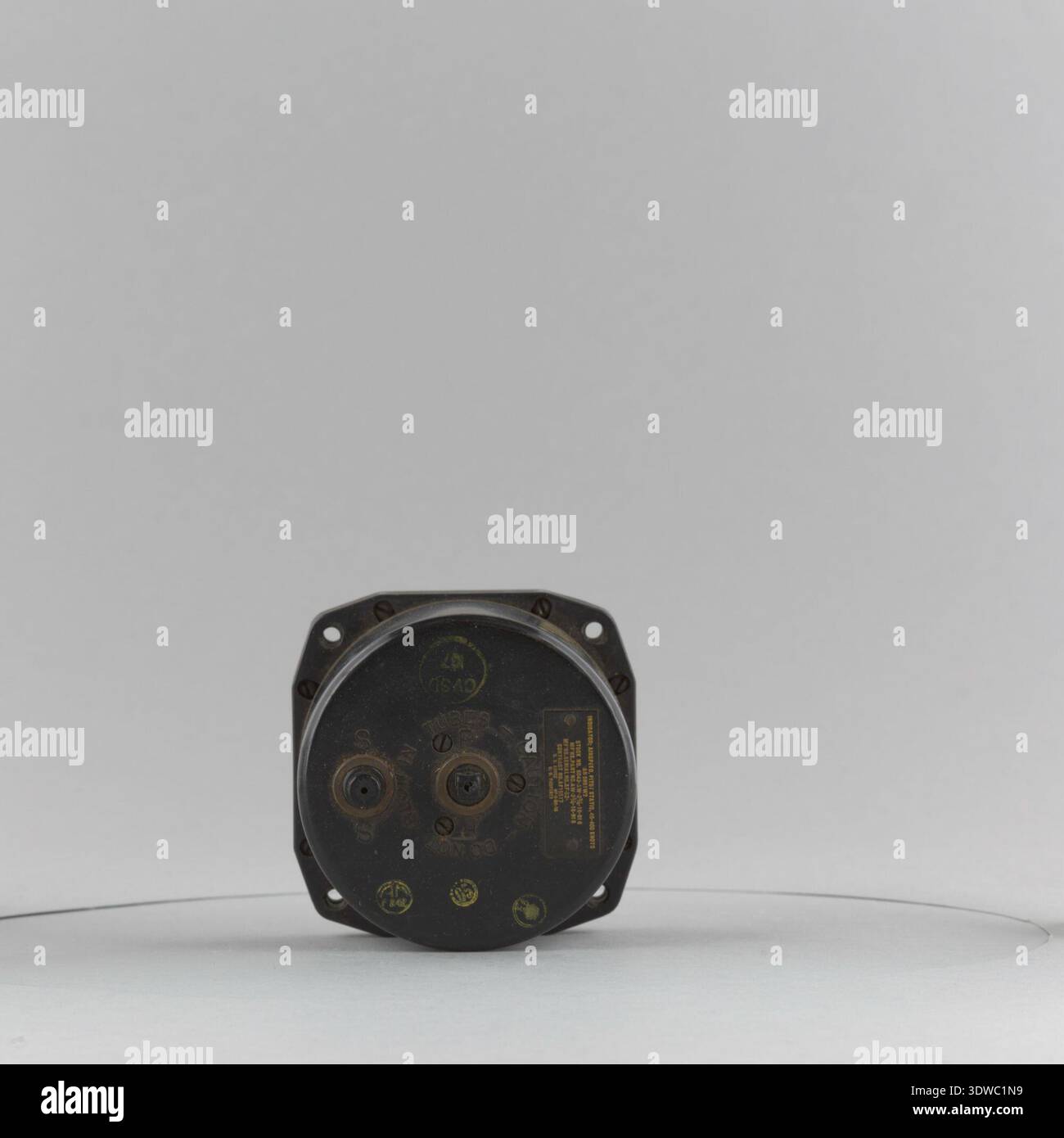 Analog cockpit display device hi-res stock photography and images - Alamy