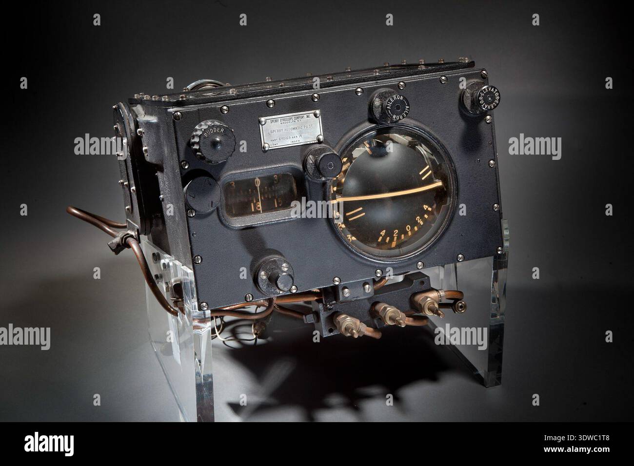 Aircraft autopilot hardware hi-res stock photography and images - Alamy