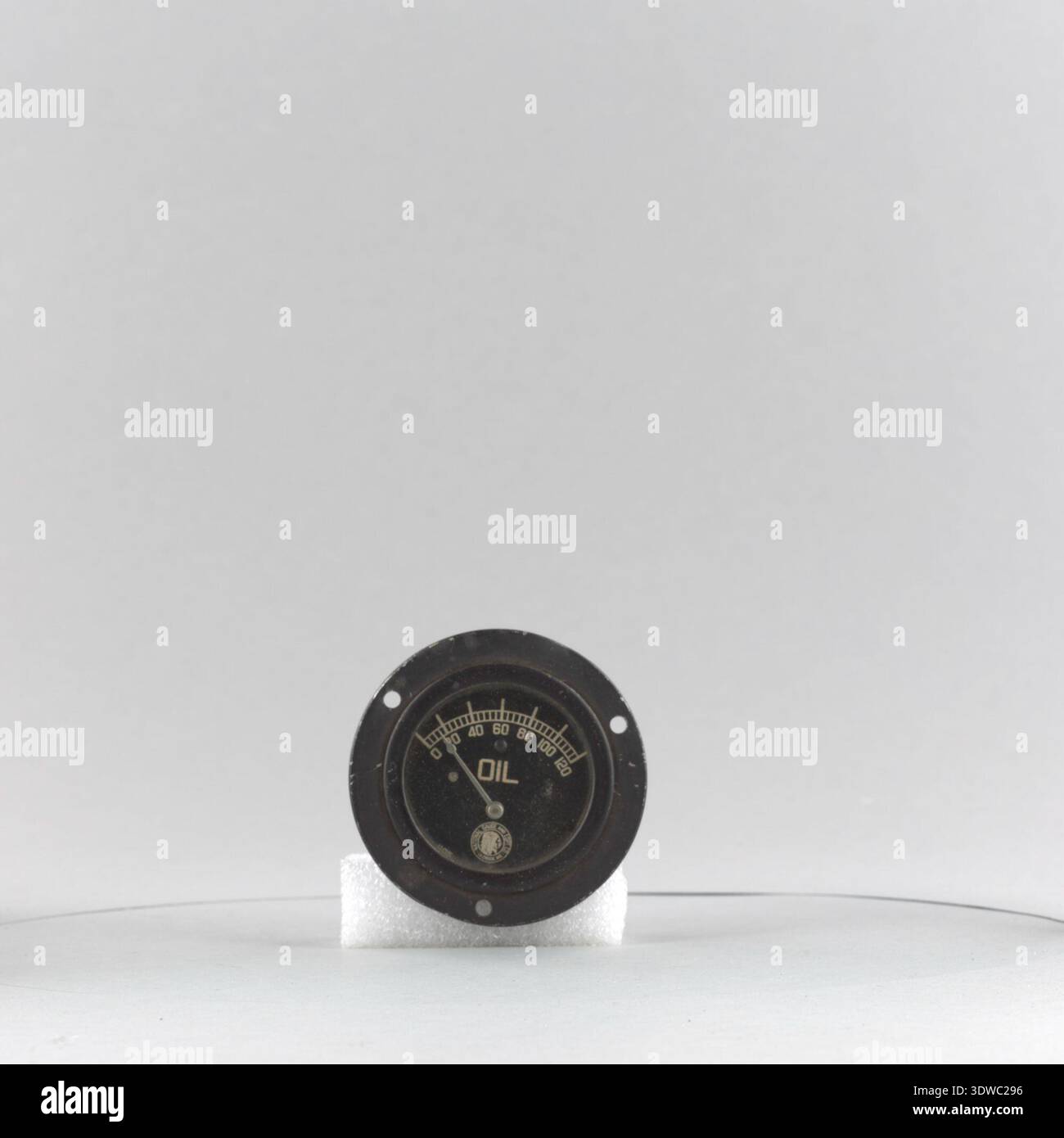 Oilpressureindicator hi-res stock photography and images - Alamy