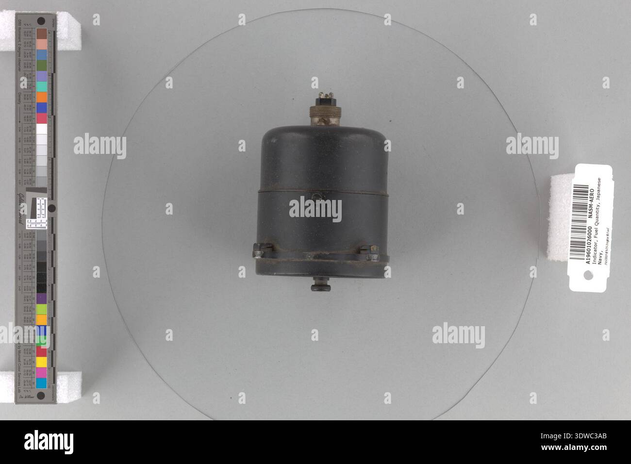 Metal cased cockpit gauge hi-res stock photography and images - Alamy