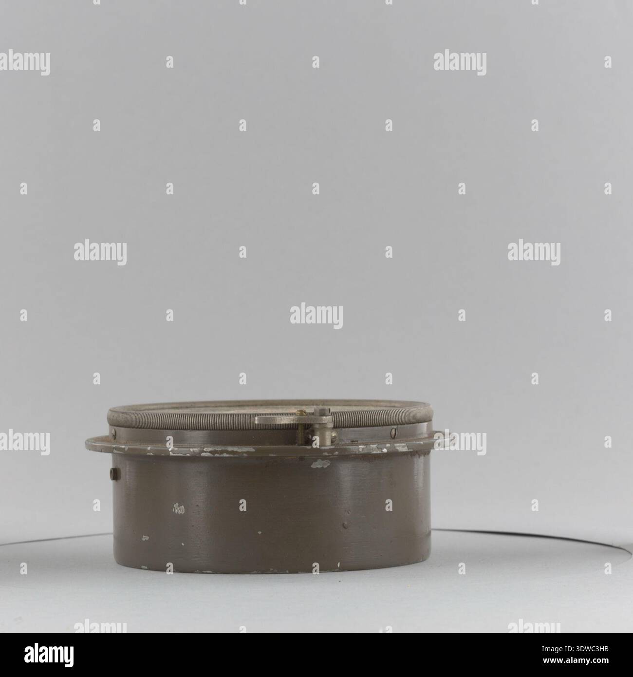 Vacuum capsule pressure mechanism hi-res stock photography and images ...