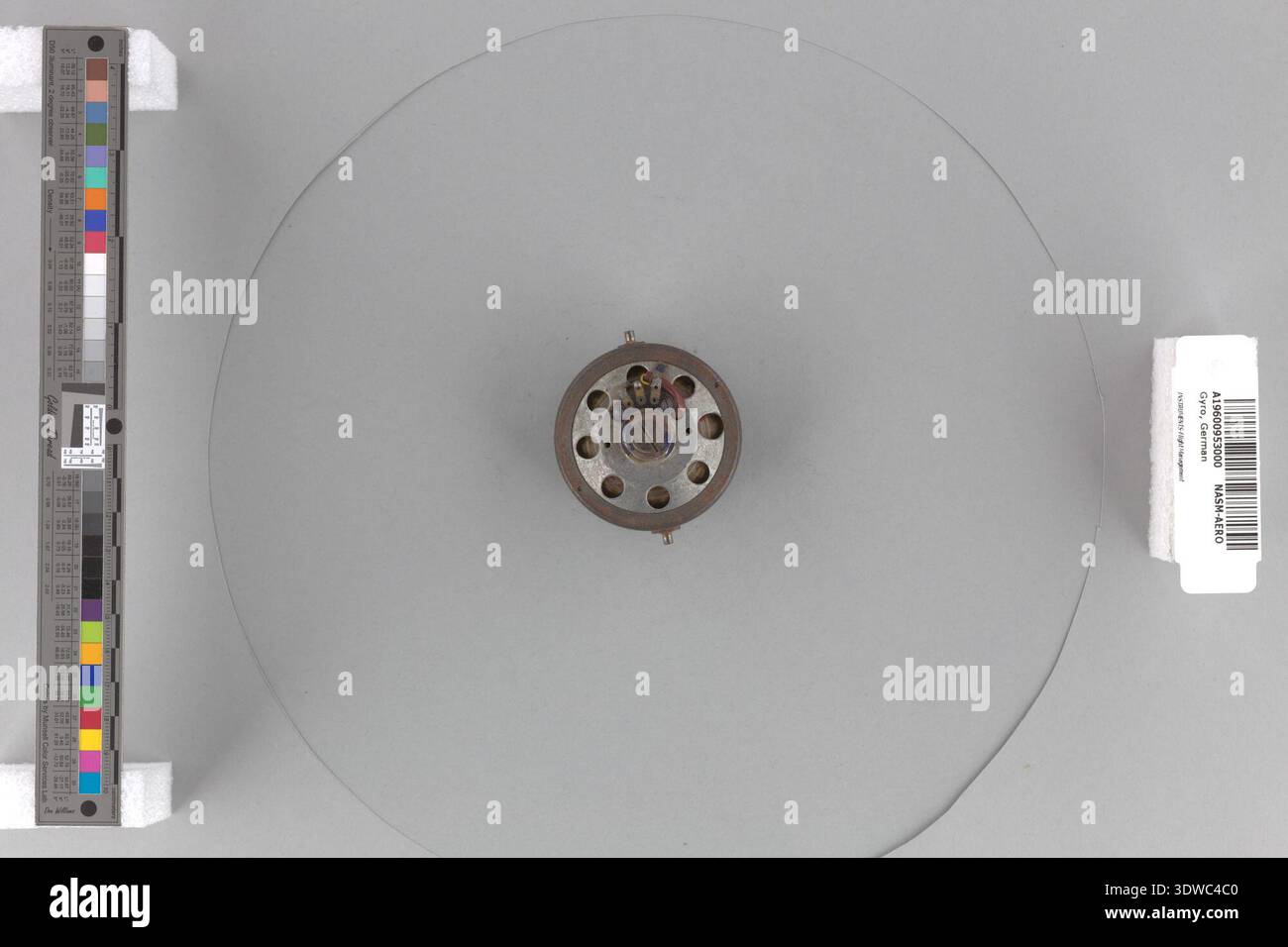 Gyroscope based instrument hi-res stock photography and images - Alamy