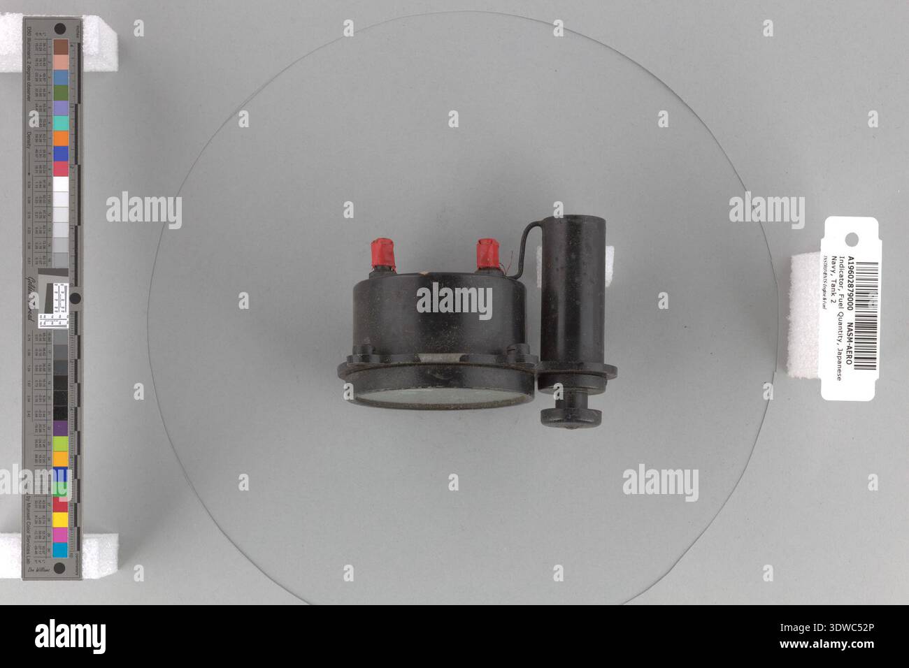 Fuel quantity gauge installation hi-res stock photography and images ...